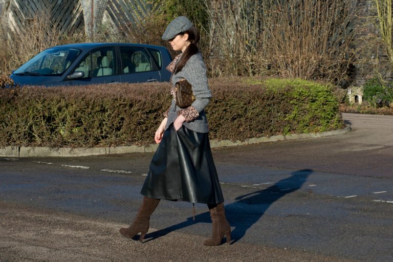 HOW TO WEAR A FLAT CAP & NOT LOOK LIKE AN IRISH FARMER
